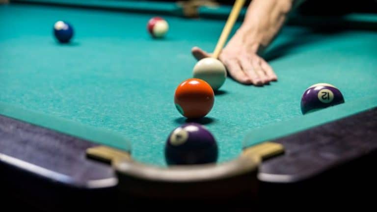 Kỹ thuật đánh bida lăng: Làm chủ đường bi bằng cú đánh uyển chuyển